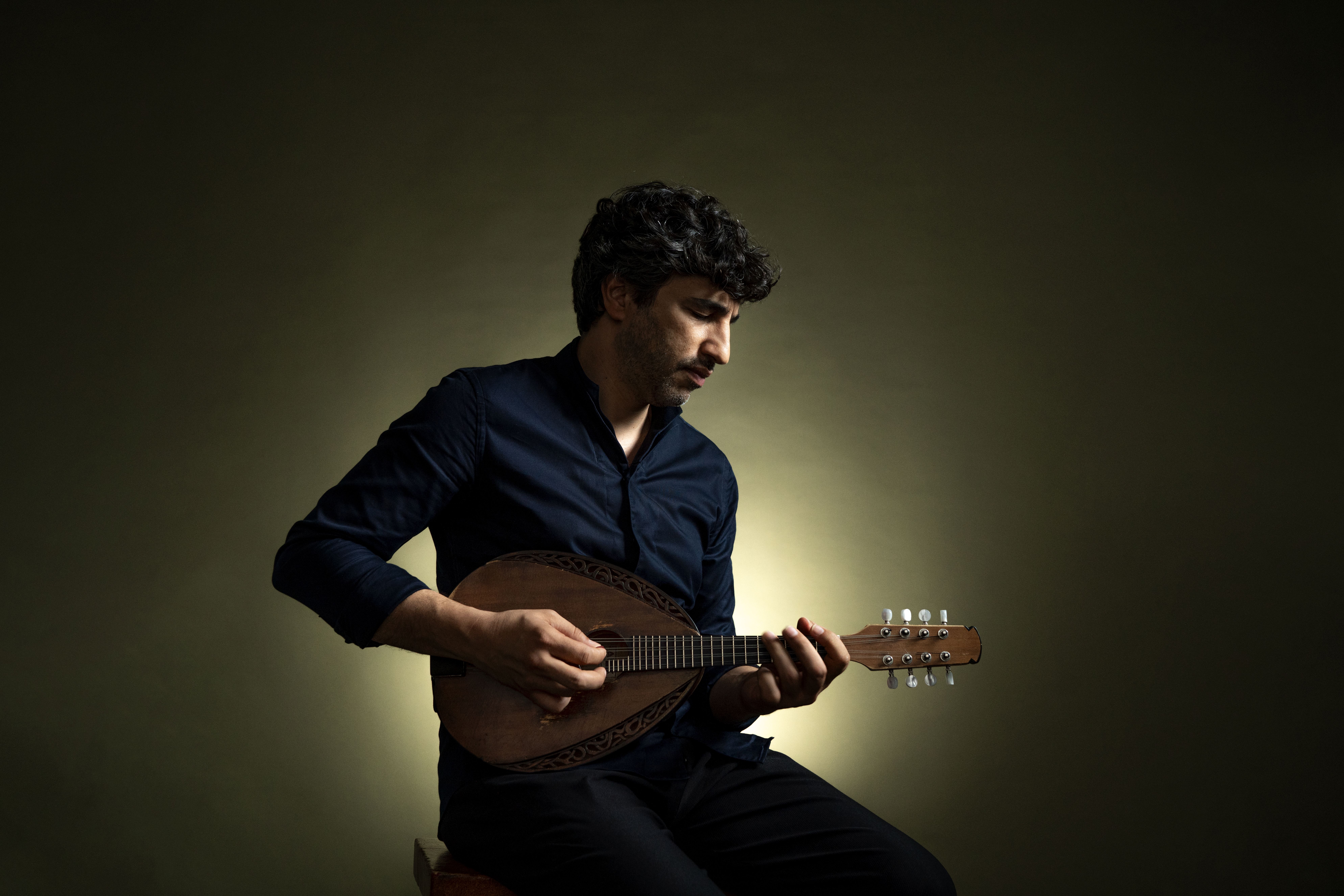 15 questions | Interview | Avi Avital | "My craft is to squeeze a tear ...