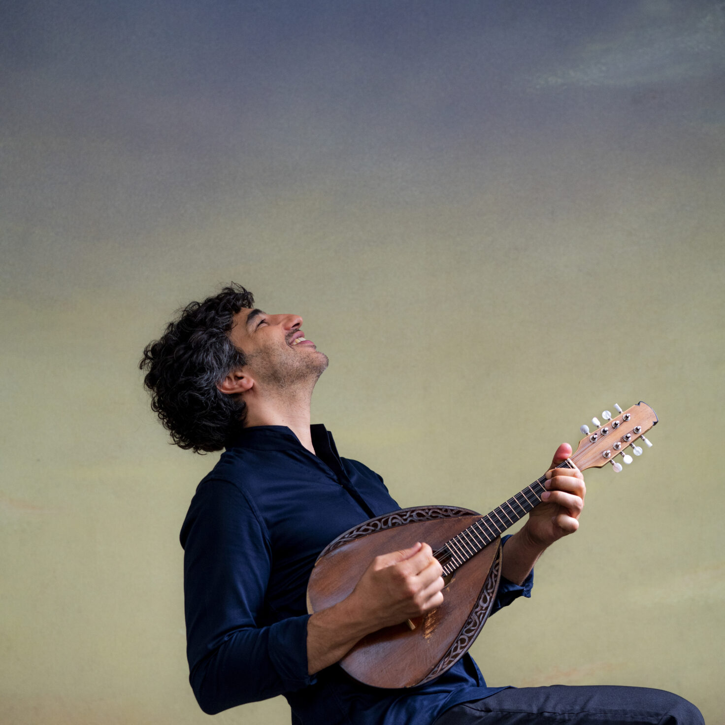 15 questions | Interview | Avi Avital | "My craft is to squeeze a tear ...