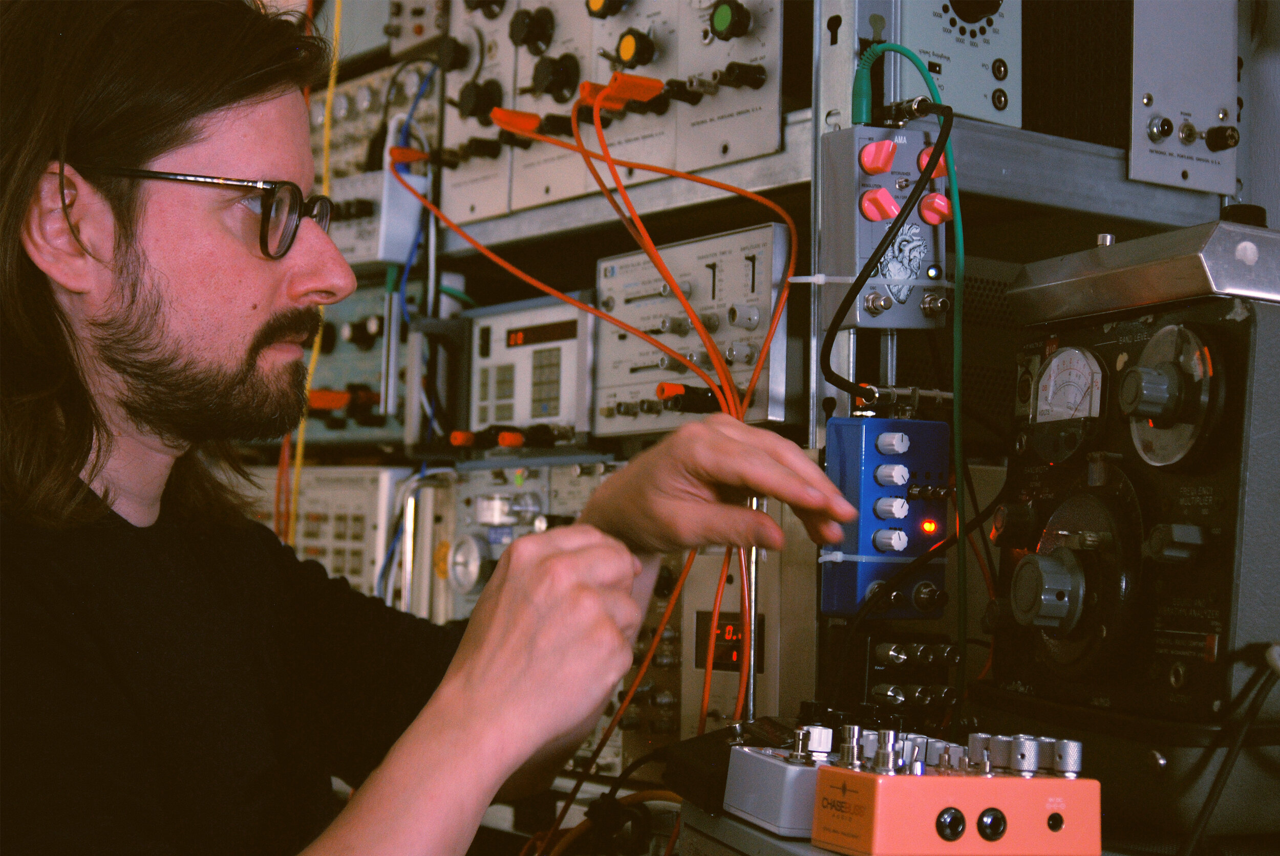 15 questions | Interview | Hainbach | "I feel music in my fingertips ...