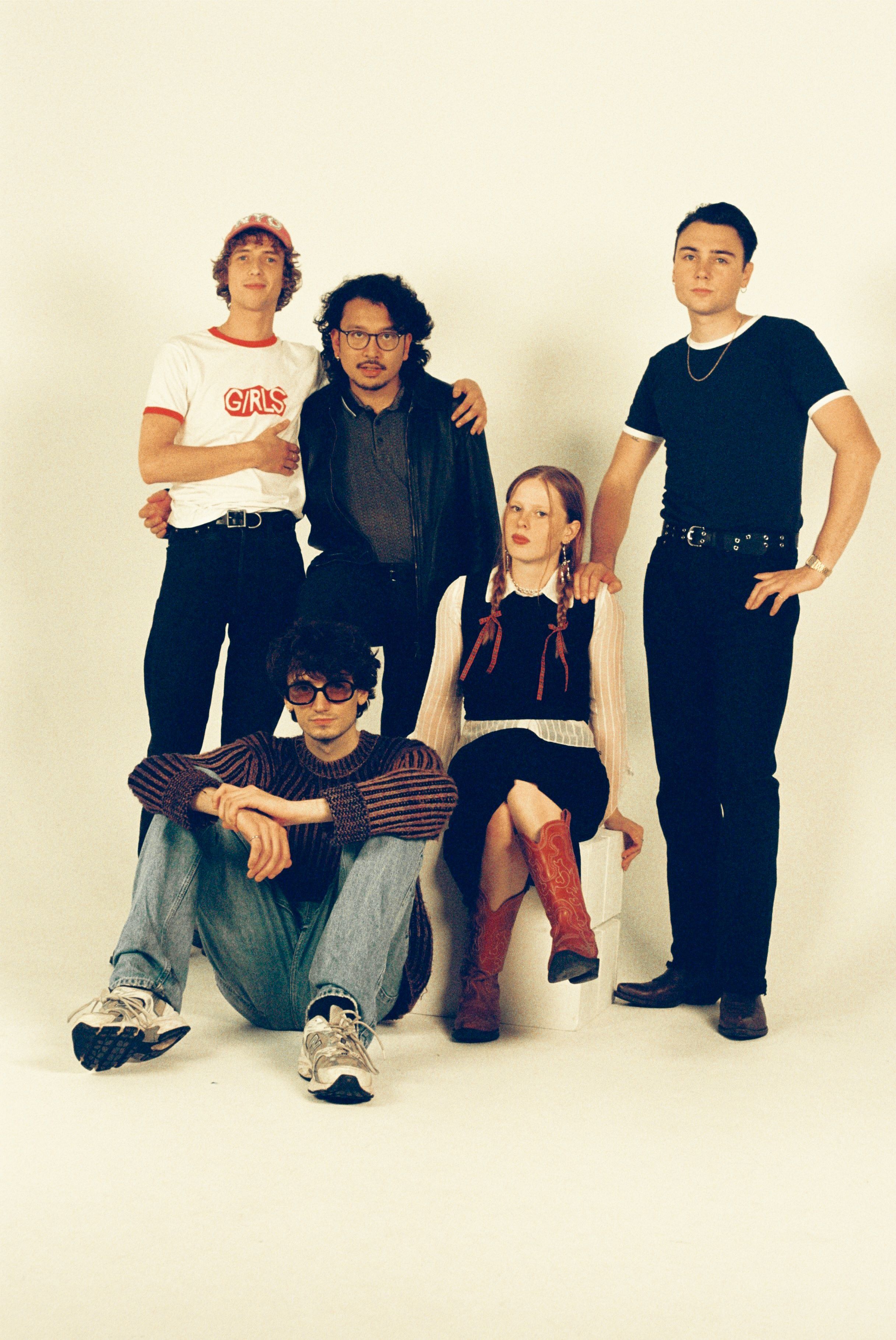 15 questions | Interview | Pom | "We let our individual perceptions go."